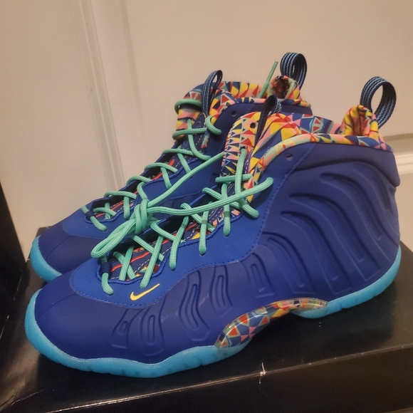 Nike | Shoes | Nike Blue Hightop Sneakers With Textured Design | Poshmark